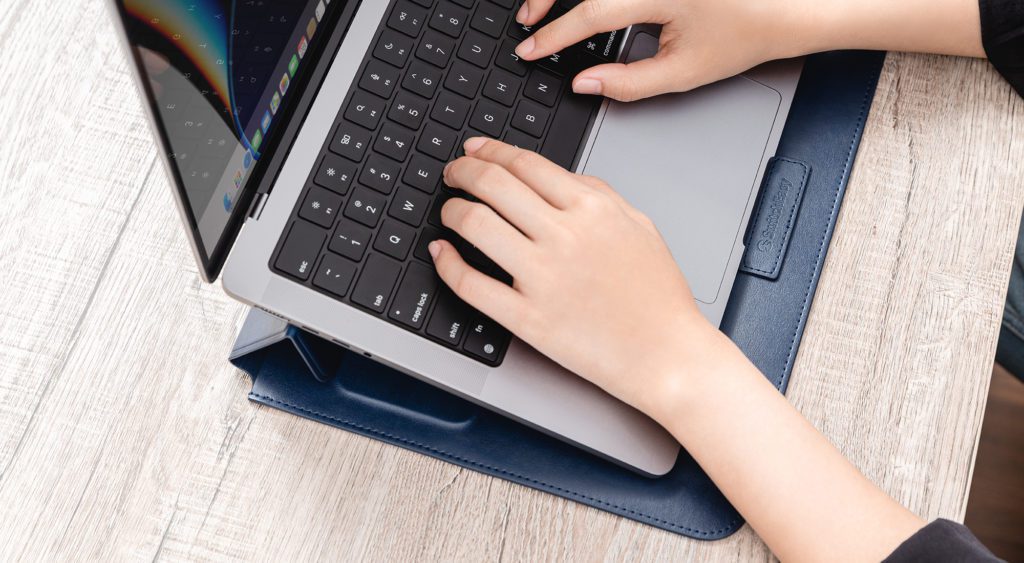 Mageasy EasyStand 手工皮革筆電支架包 for MacBook Air / MacBook Pro ‣ 3Cvip